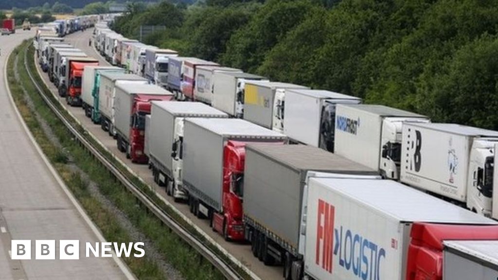 Gridlock caused by Operation Stack 'a nightmare' for Kent - BBC News