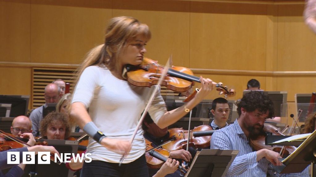 RSNO tours US for first time in 35 years - BBC News