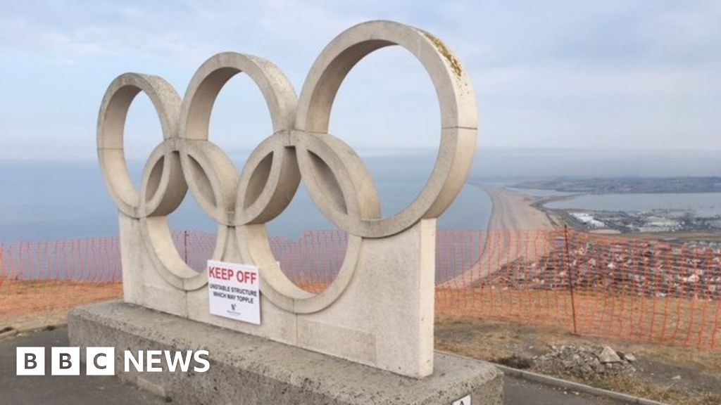 Portland's Olympic rings sculpture 'could topple over'