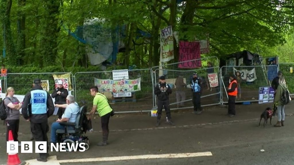 Swynnerton HS2 protesters emerge after 47 days underground - BBC News