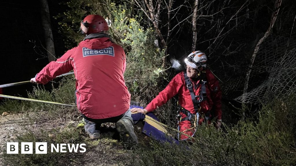 Trapped explorer rescued from Cornwall mineshaft