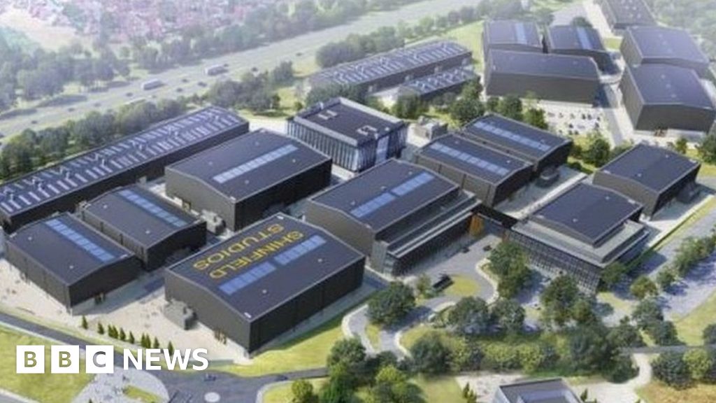 UK Hollywood film studio plans near Reading made permanent - BBC News