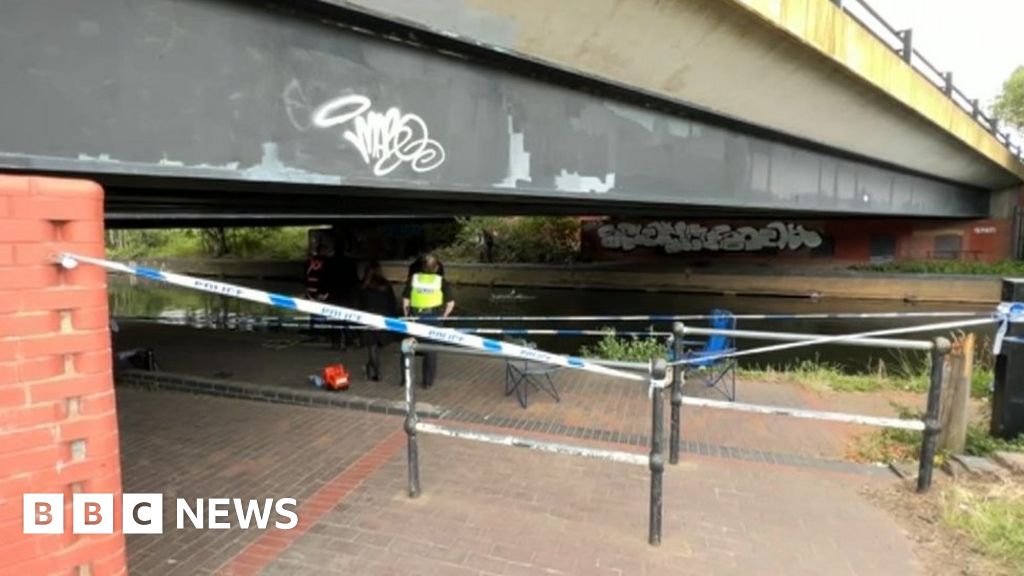 Murder arrests after man shot in Nechells - BBC News