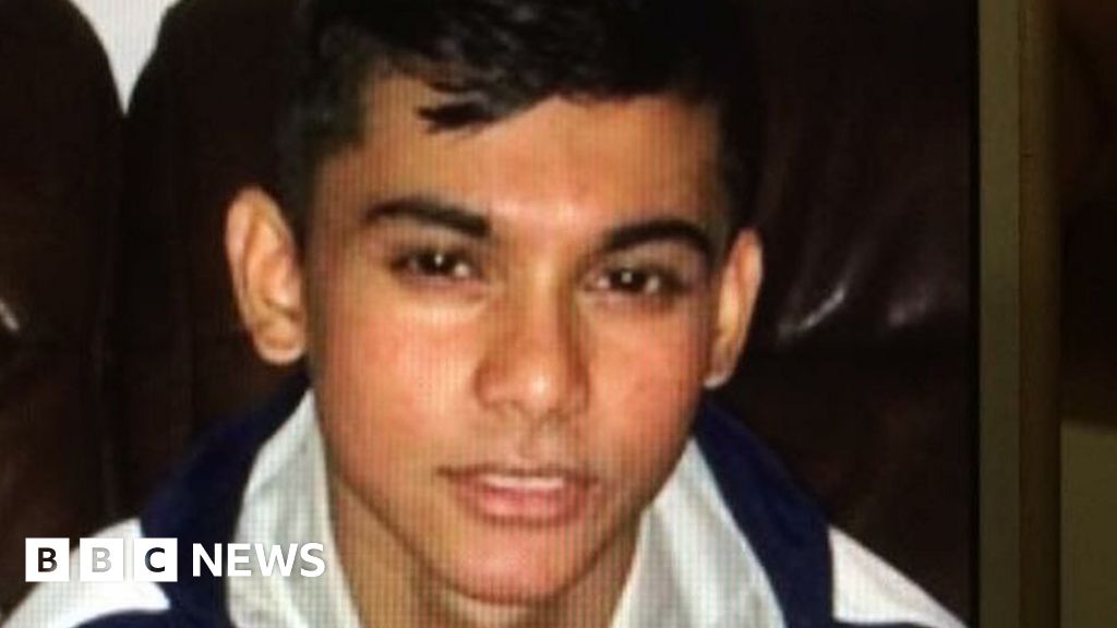 Schoolboy dies after detention illness at Bow School - BBC News