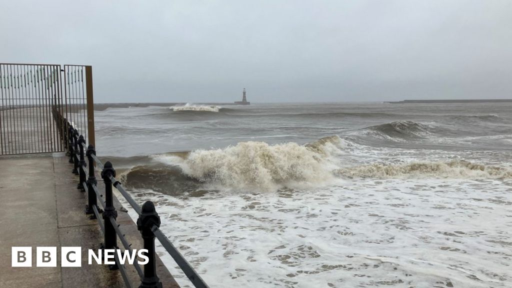 North East storms: Sandy beach lost to pounding waves - BBC News