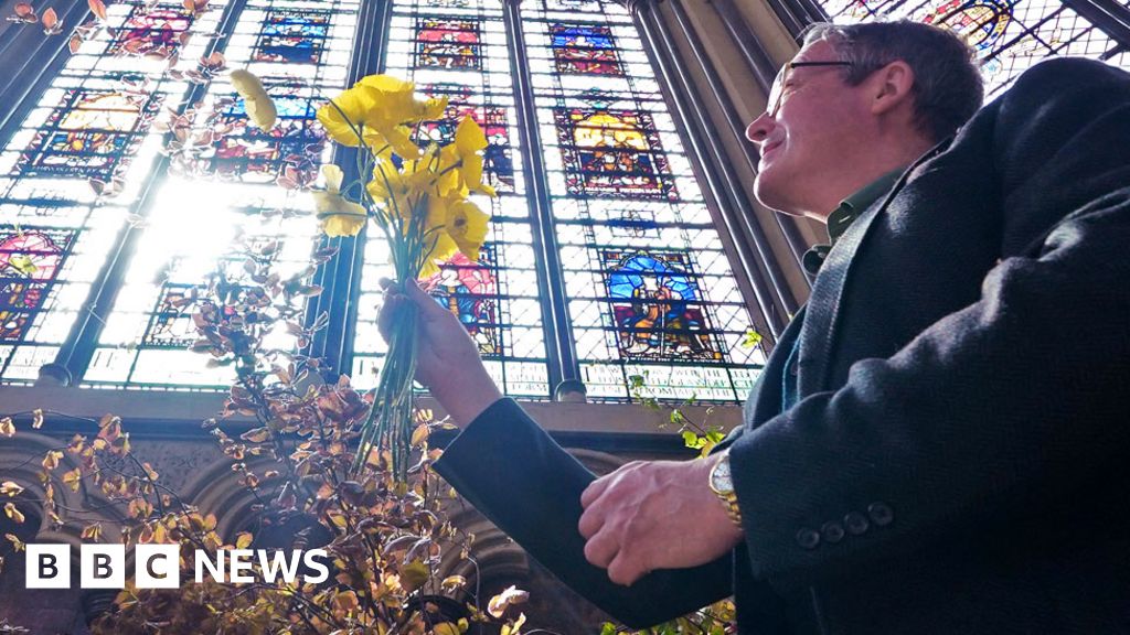 Coronation flowers: Shane Connolly's floral arrangement fit for a king ...