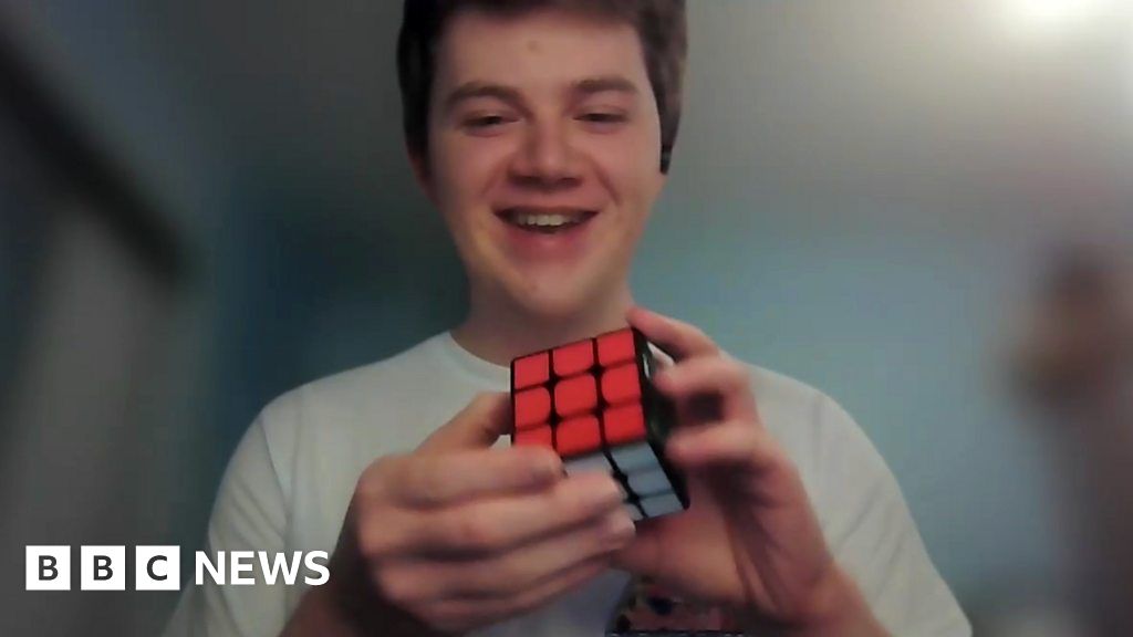 Scottish Rubik's Cuber taking on the world