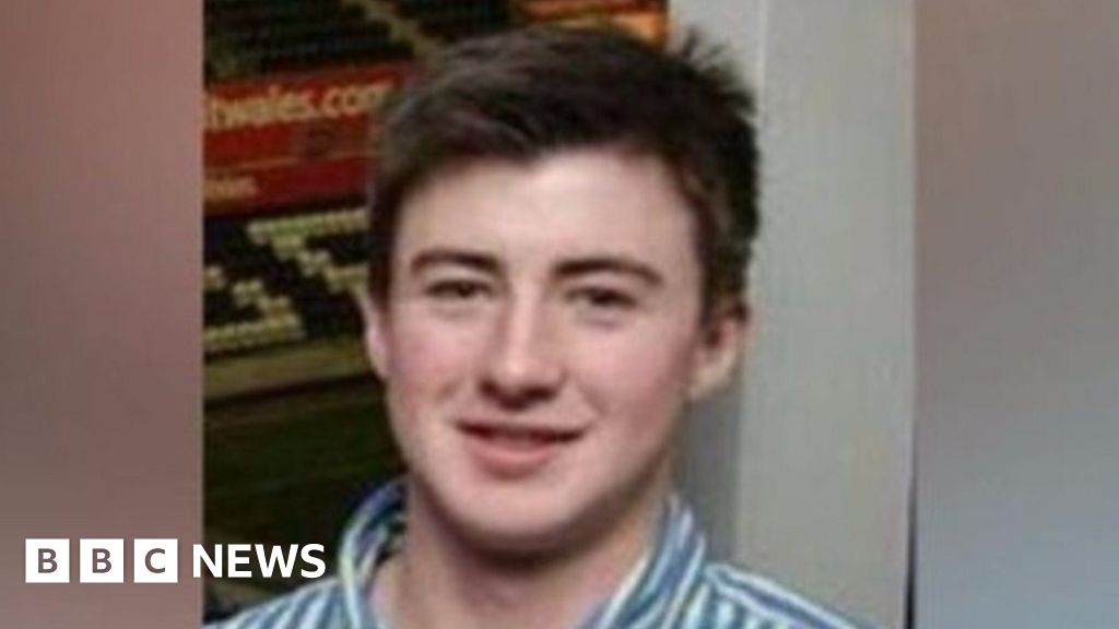 Family of missing James Corfield 'desperate' to find him - BBC News