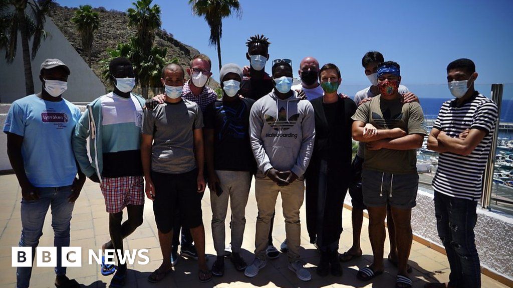 Canary Islands: 'Taking in migrants changed my life' - BBC News
