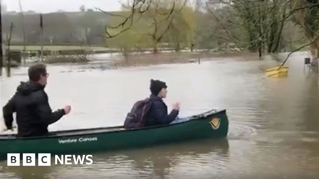 Flooding: How to get to school in Peterston-super-Ely - BBC News