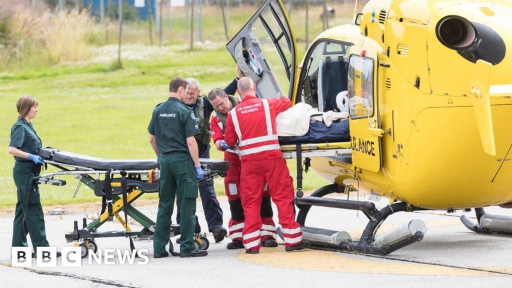 Man airlifted to hospital after Aberdeenshire crash - BBC News