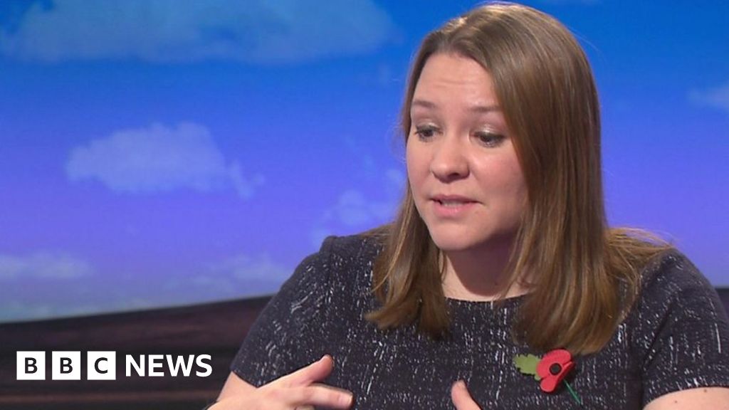 Anna Turley on recording device at Sports Direct HQ - BBC News