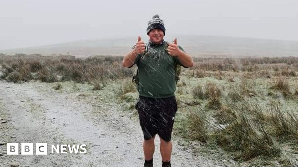 Commando takes on 630 mile south west coastal walk challenge - BBC News