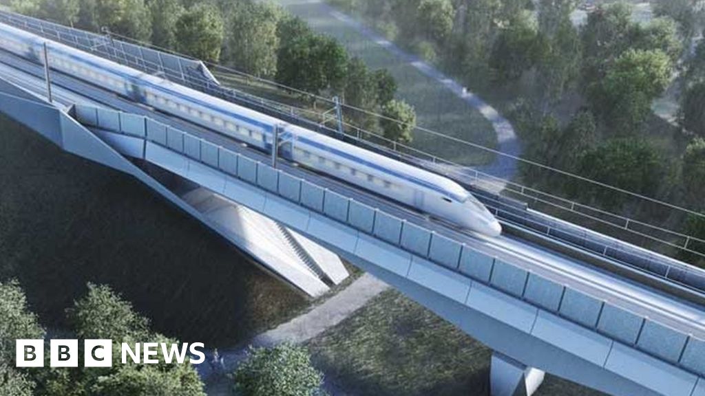 HS2: Work begins on 'UK's longest railway bridge' in Buckinghamshire ...