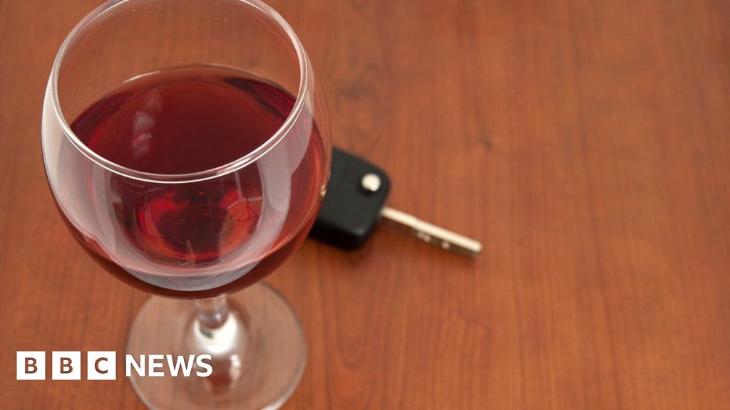 Alcoholic Derbyshire police officer fined for drink-driving - BBC News