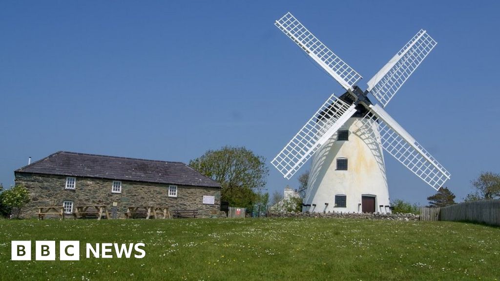Last working windmill in Wales seeks new operator - BBC News