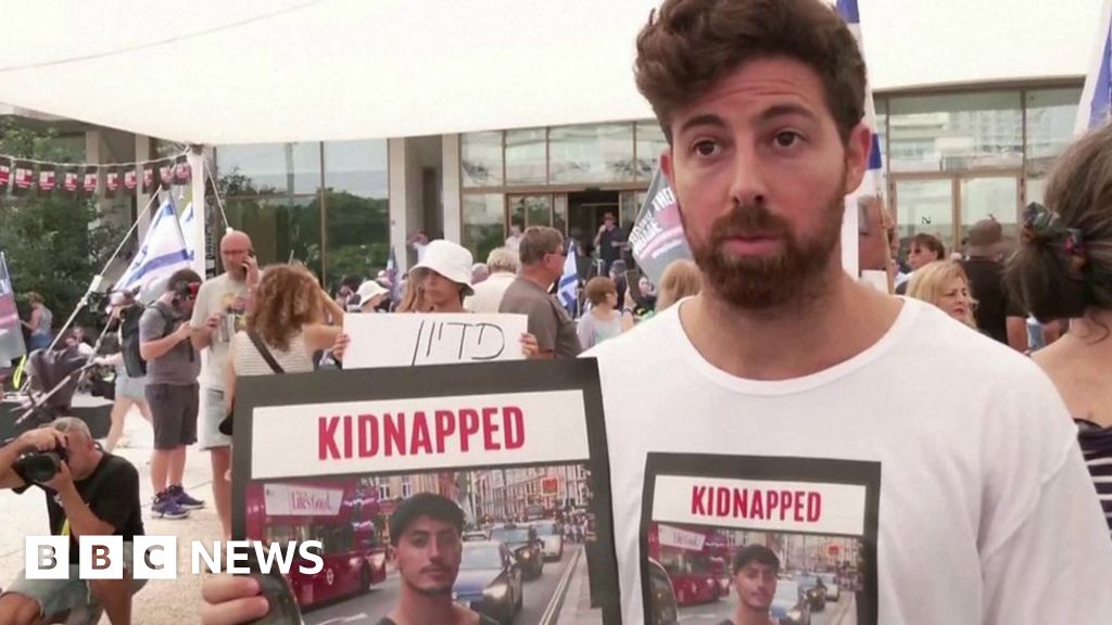 Israeli hostages vigil: 'We want to bring them home alive'