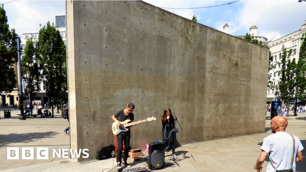Funding approved to demolish Manchester Piccadilly Gardens wall - BBC News