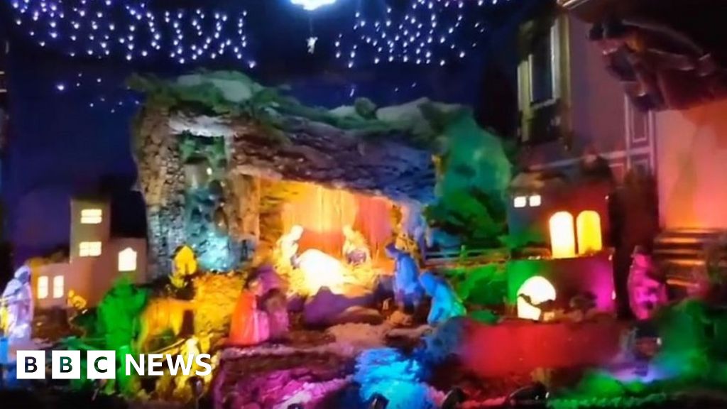 'Vibrant Bethlehem" crib in Hereford draws visitors - BBC News