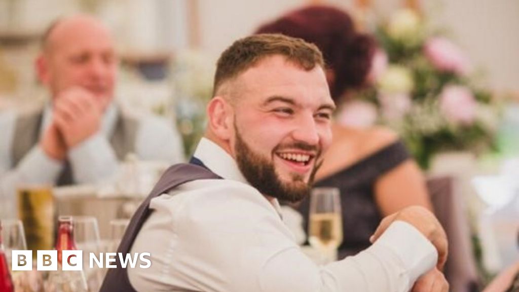 Death of Caerphilly lumberjack crushed by tree accidental - BBC News
