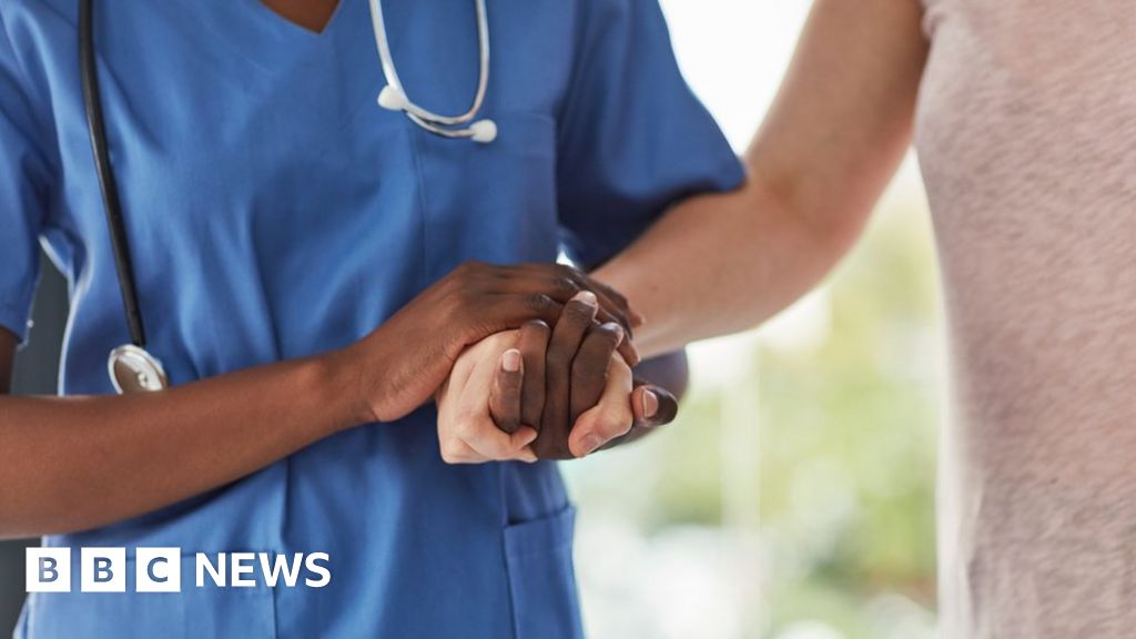 Culture of bullying and racial discrimination found at NHS trust - BBC News