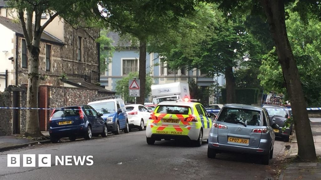 Murder Investigation After Man 39 Dies In Cardiff Bbc News