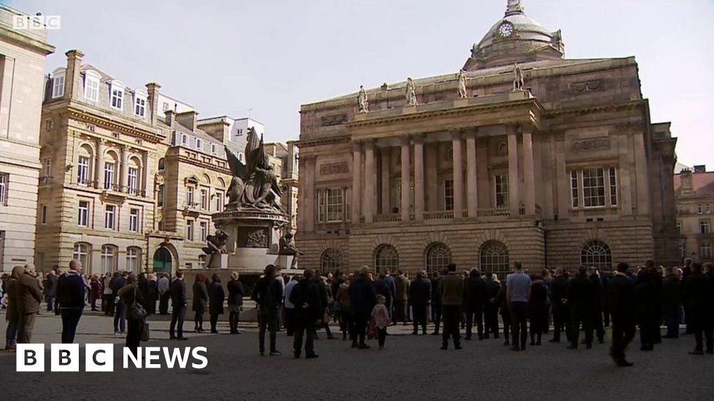 Liverpool marks 30 years since the Hillsborough disaster - BBC News