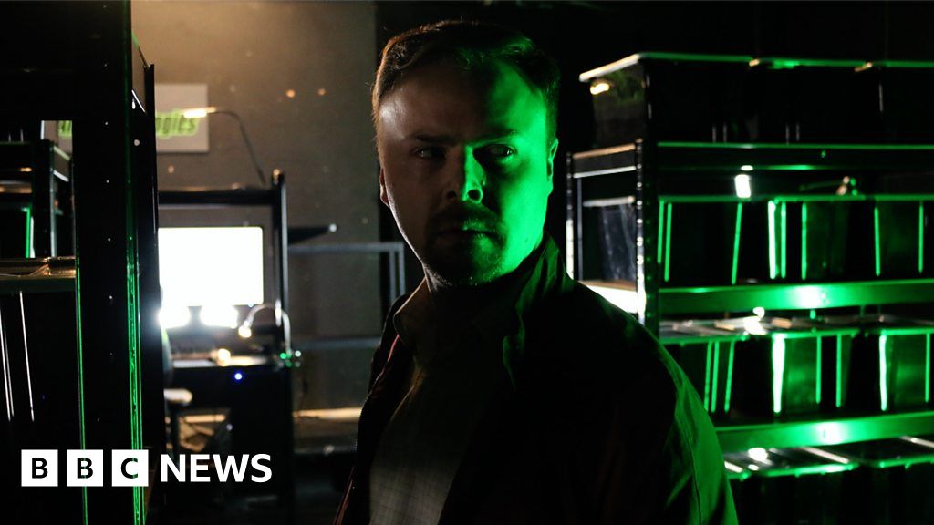 YouTuber Ashens releases new comedy heist movie - BBC News