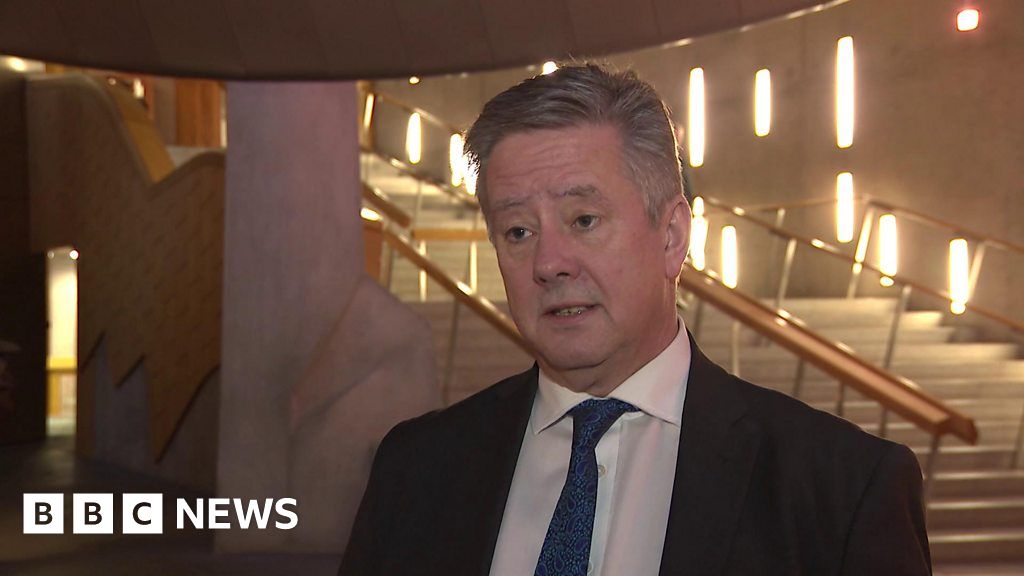 Justice secretary explains prison gender policy - BBC News