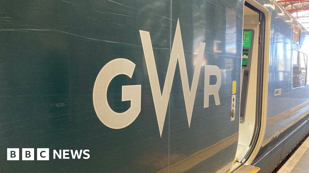 Cornwall rail disruption after train hits fallen branch - BBC News