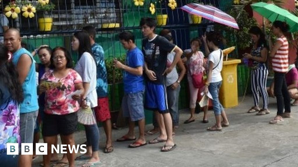 Philippines elections: Large crowds as polls open - BBC News