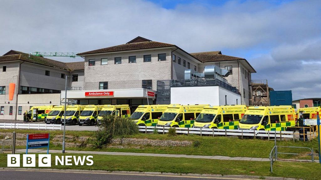Royal Cornwall Hospital: Up to 200 'wait to be discharged' - BBC News