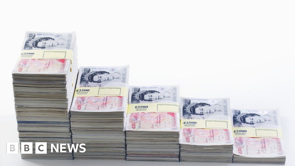 Banknote printer De La Rue to cut production - BBC News