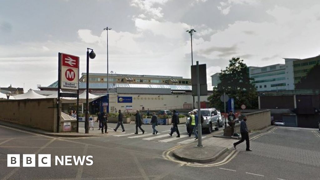 Bradford Council 'pushing' hard for HS3 station - BBC News