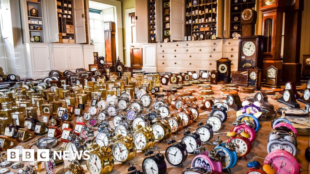 Clockmaker John Harrison's Nostell Priory honour - BBC News