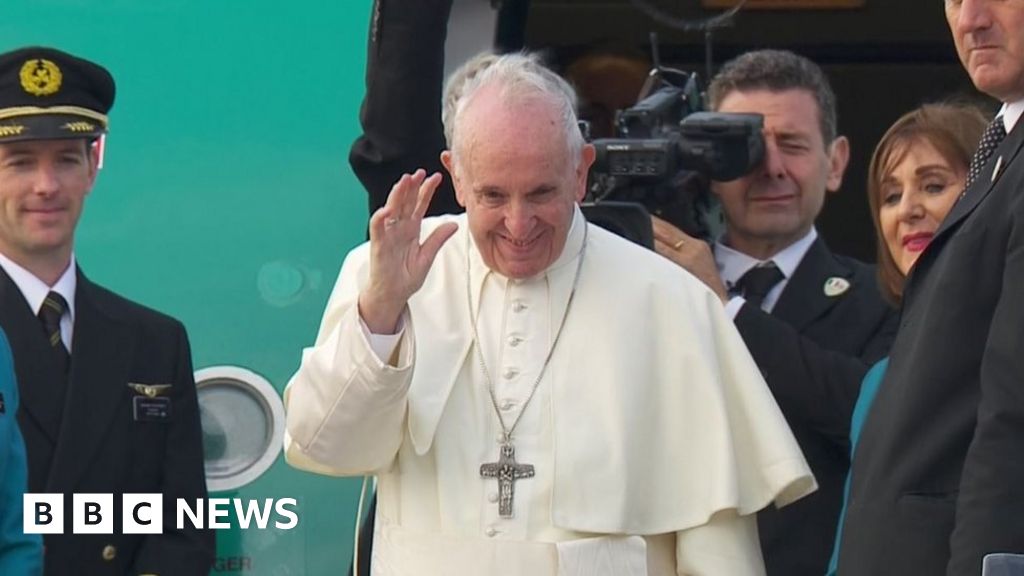 Papal visit: Pope ends historic visit to Ireland - BBC News