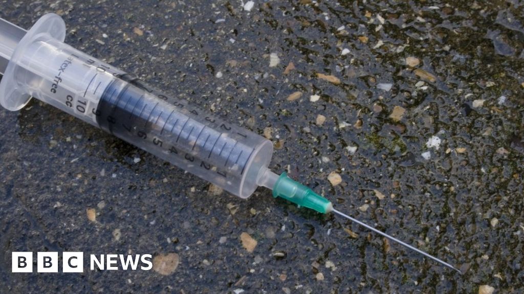 North Wales PCC calls for heroin injection scheme - BBC News