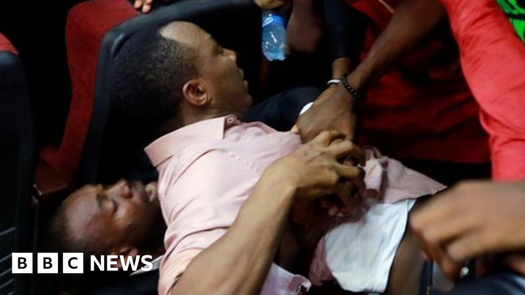 Omoyele Sowore: Nigeria journalist detained hours after release