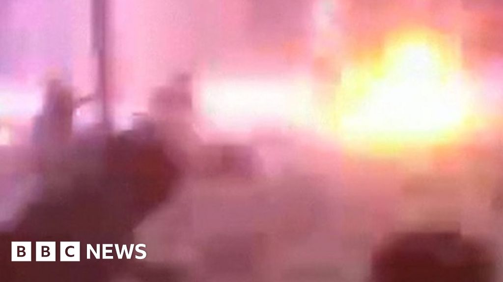 Fears Taiwan water park fire death toll will rise - BBC News