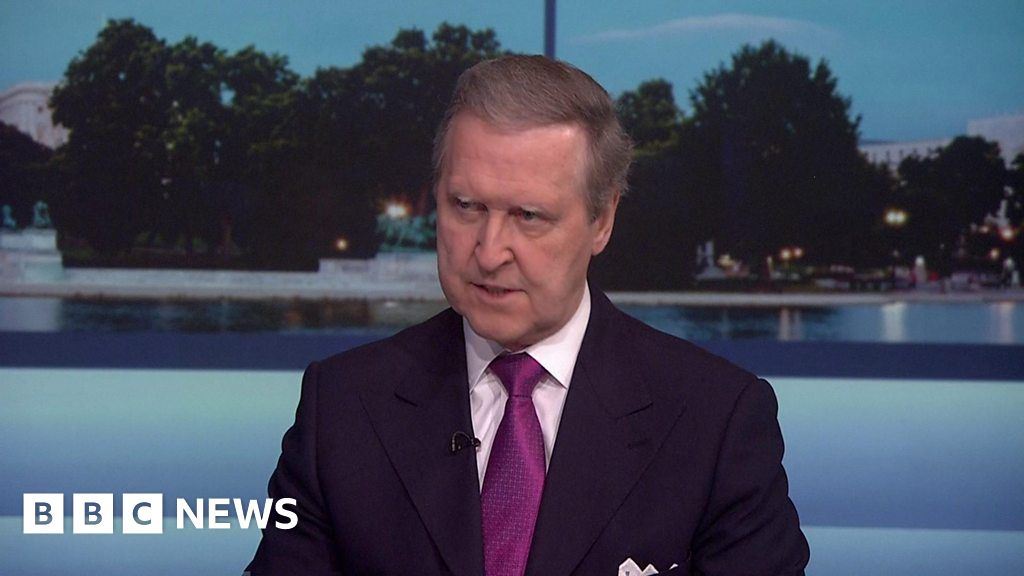 Trump tapping claim 'makes US a circus' - BBC News