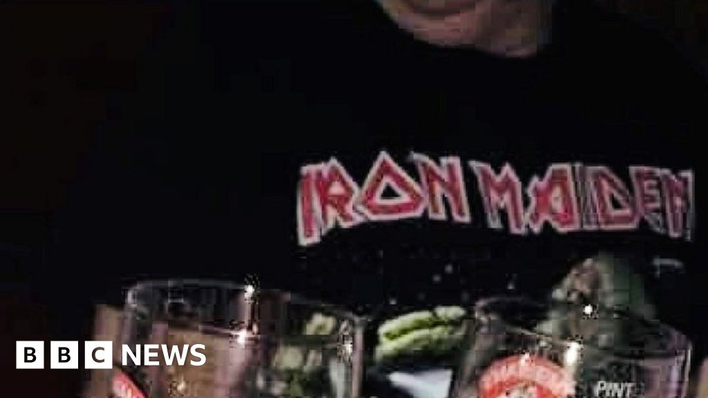 George Murdoch: New photo in unsolved Aberdeen murder appeal - BBC News