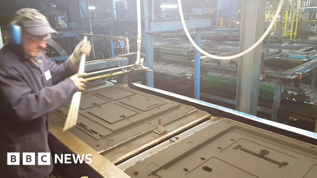 Final days of ironworks after 308-year history - BBC News