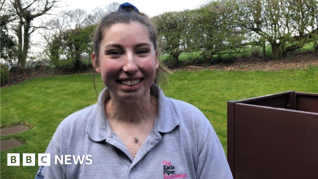 Burns survivor Catrin Pugh becomes physio for Katie Piper charity - BBC ...