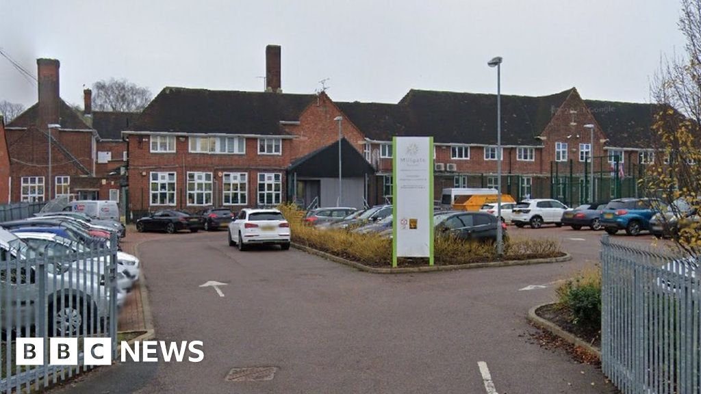 Leicester teacher banned after fleeing scene of car crash - BBC News