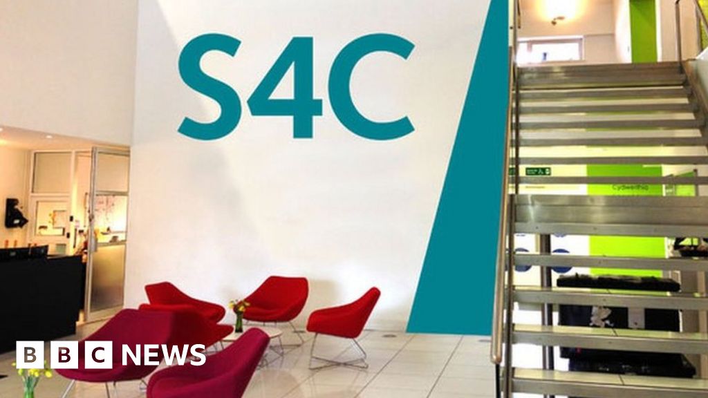 S4C sees big increase in online viewing numbers - BBC News