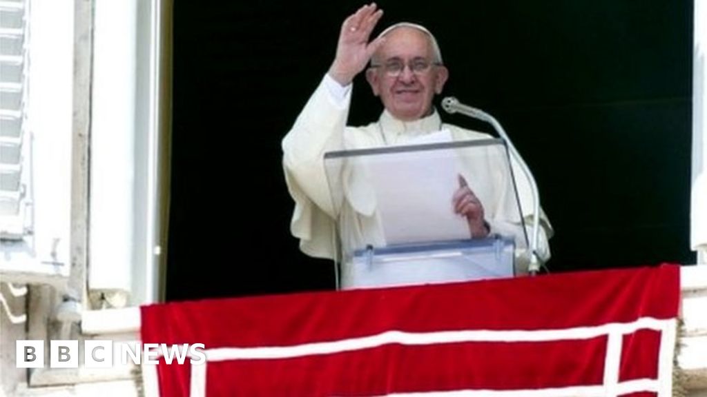 Migrant crisis: Take in refugee families, says Pope - BBC News