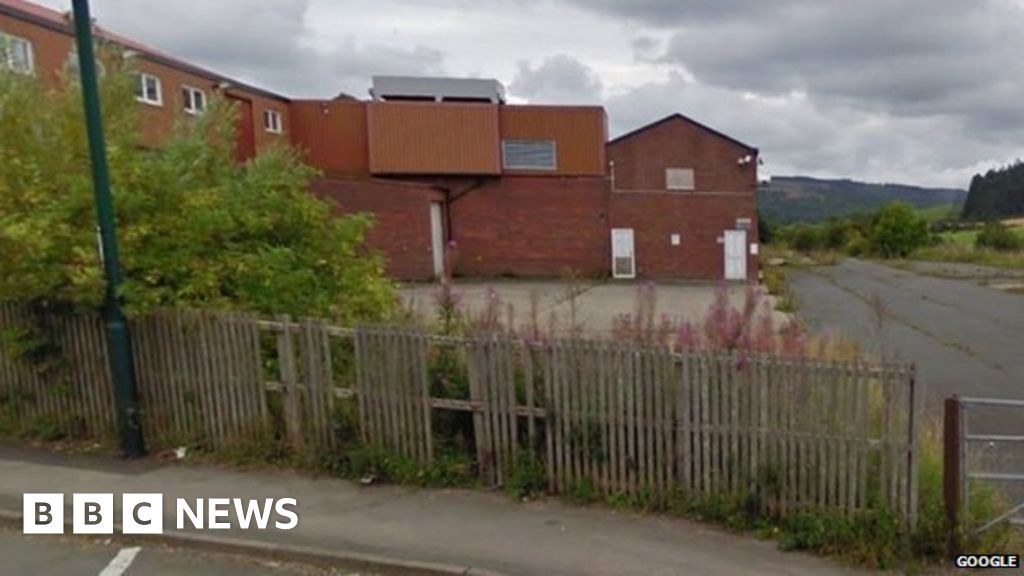 'Noisy' Boosbeck abattoir to stay open - BBC News