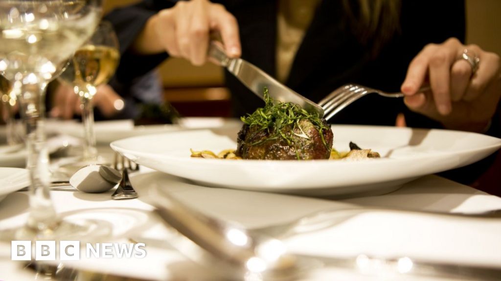 Irish restaurants 'up in arms' as woman wins damages after hitting knee ...