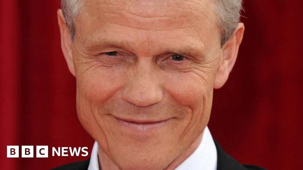 Coronation Street actor Andrew Hall dies aged 65 - BBC News