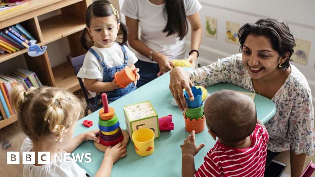 Sure Start centres 'big benefit' but face cuts